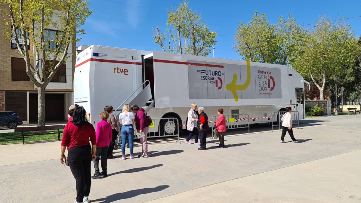 Generación D, una campaña móvil de capacitación digital creada por ...