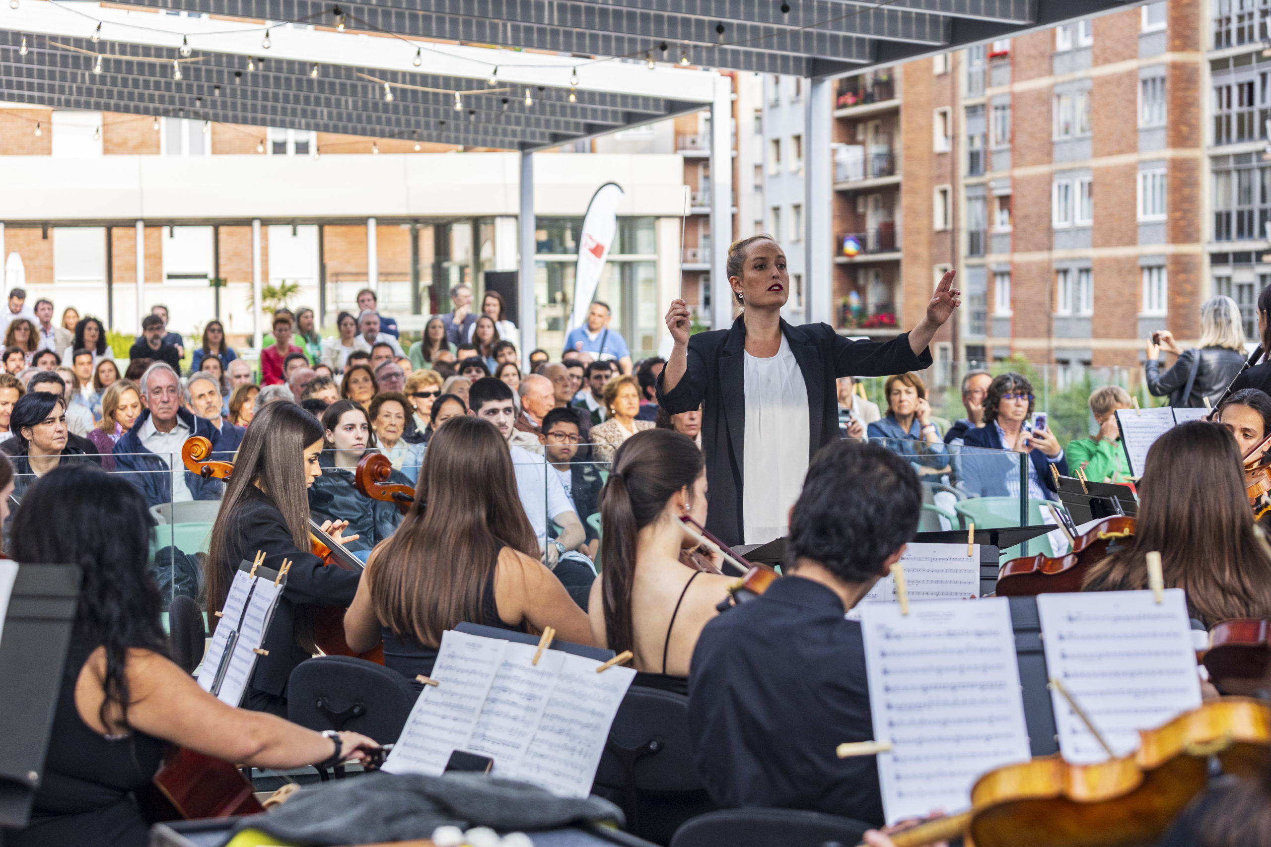 ¿Se puede subir una orquesta sinfónica a un tejado? - alegria-activity